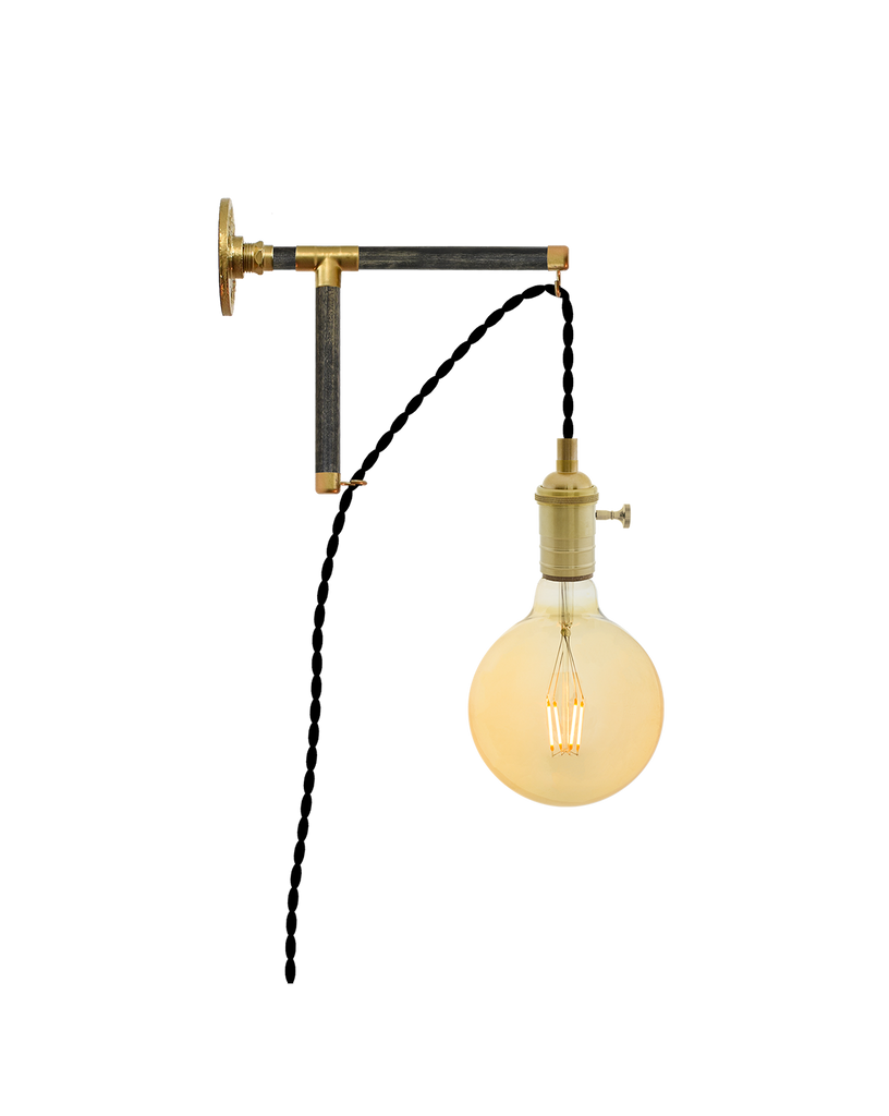 Plug-in L-Bracket Wall Sconce: Black and Brass – Hangout Lighting